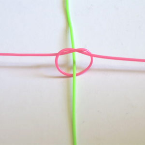 Comment faire un scoubidou ? | Parents.fr