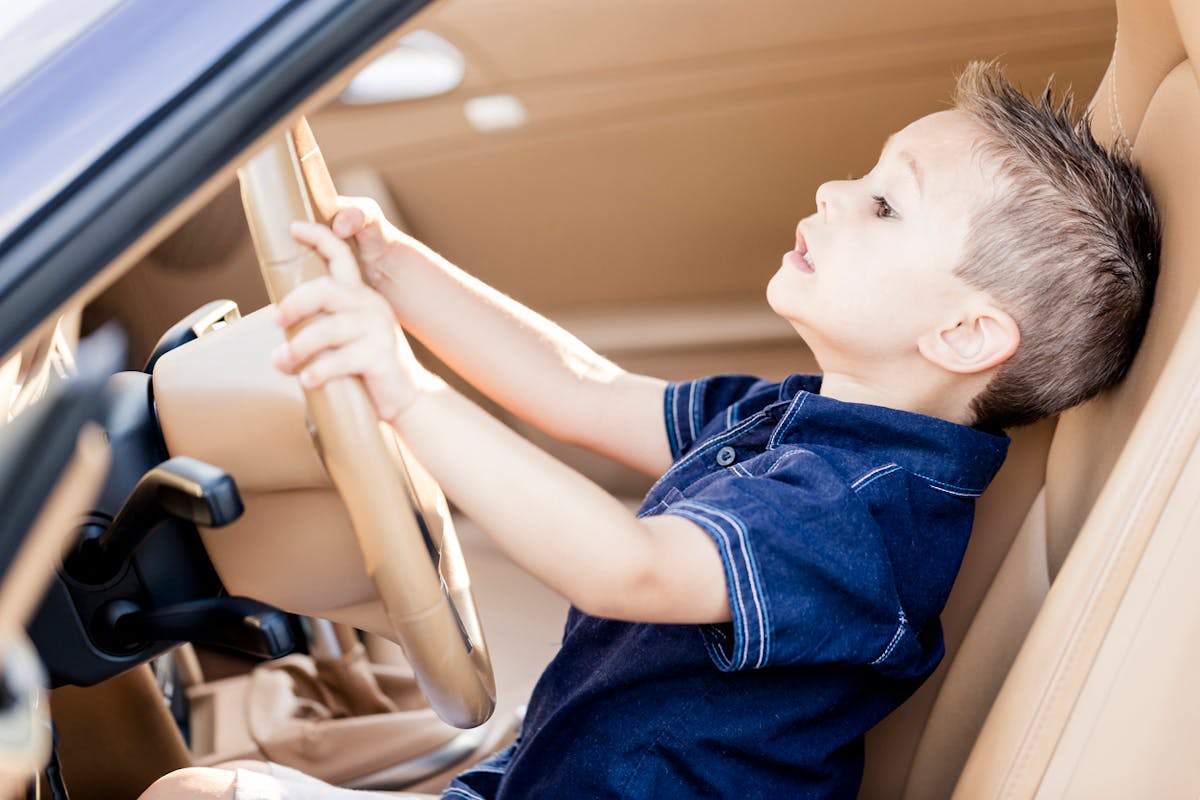 Allemagne : un enfant de 8 ans conduit à 140 km/h sur l’autoroute ...