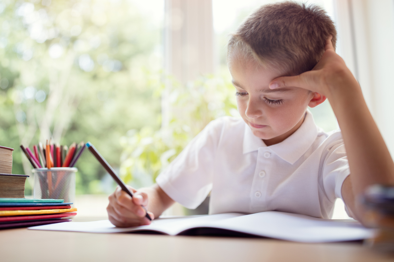 Les enfants dyslexiques peuvent montrer une sensibilité émotionnelle ...