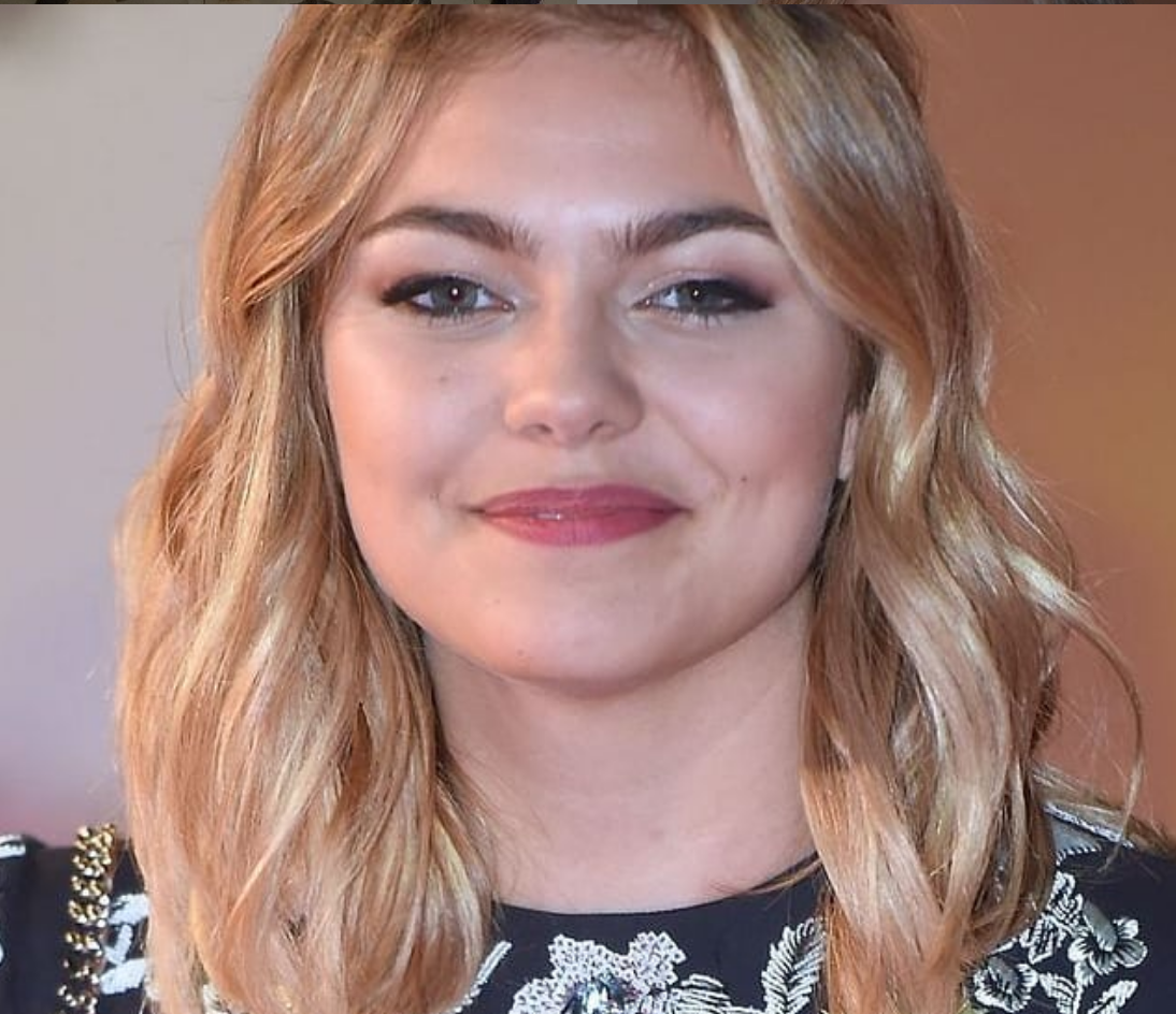 Louane : Esmée serait-elle née le 25 mars 2020 ? | PARENTS.fr