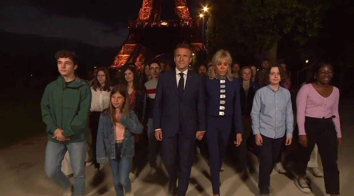 Emmanuel Macron président : qui sont les enfants qui entouraient le ...