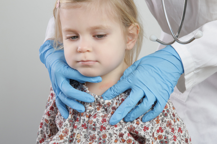 Eczéma du cou : comment le traiter ? | PARENTS.fr