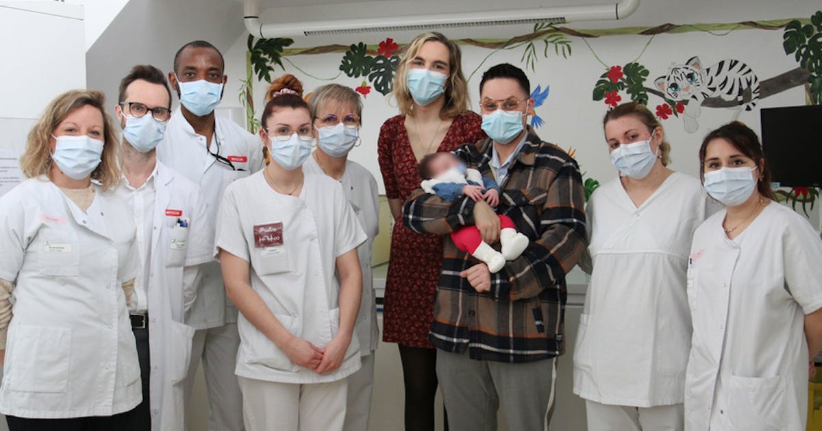 Première naissance d’un bébé issu d’un couple transgenre | Parents.fr