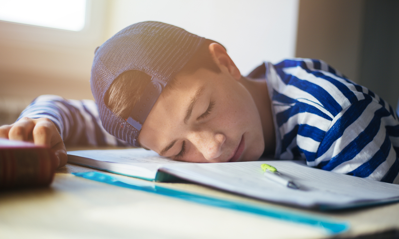 Pourquoi les ados sont tout le temps fatigué ? | PARENTS.fr