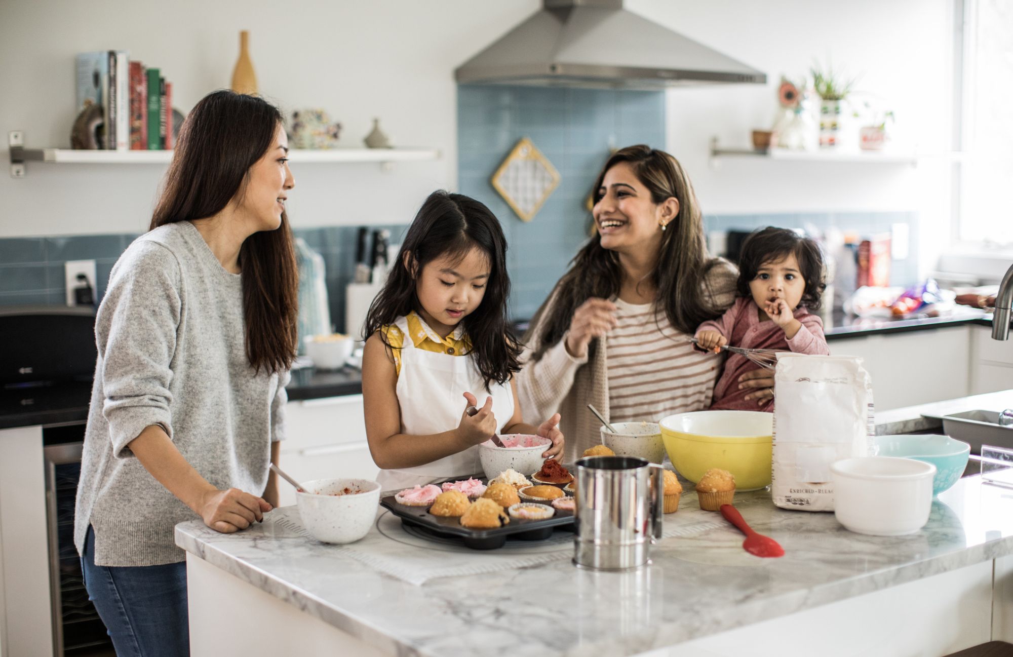 Maman solo : en quoi consiste la "Mommune", qui simplifie la ...