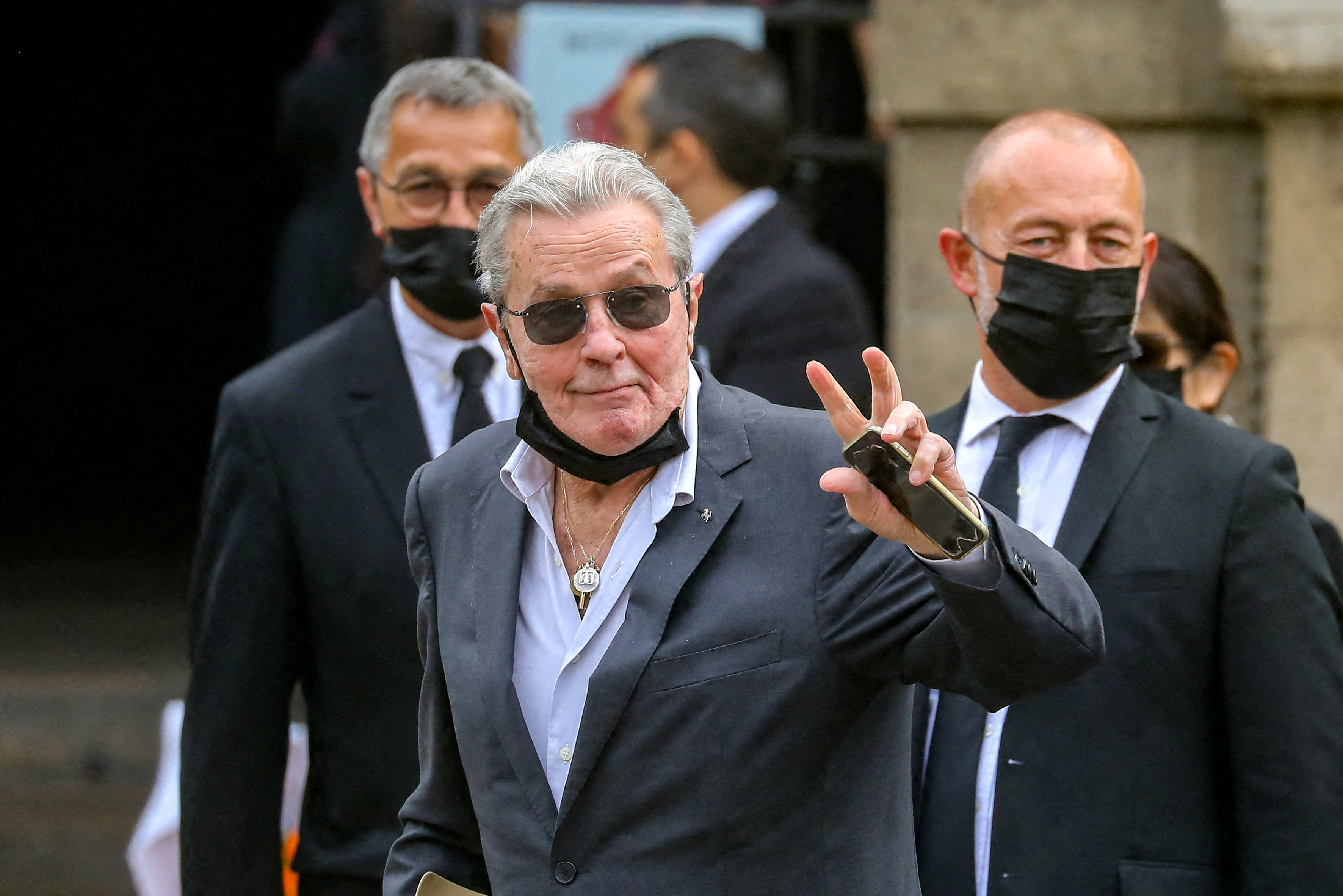 Alain Delon : Alain-Fabien partage une tendre vidéo de son père à ...