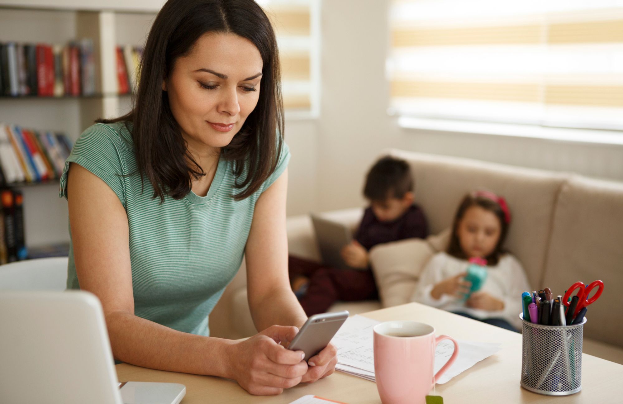 "Distracted parenting" : comment éviter ce style de parentalité ...