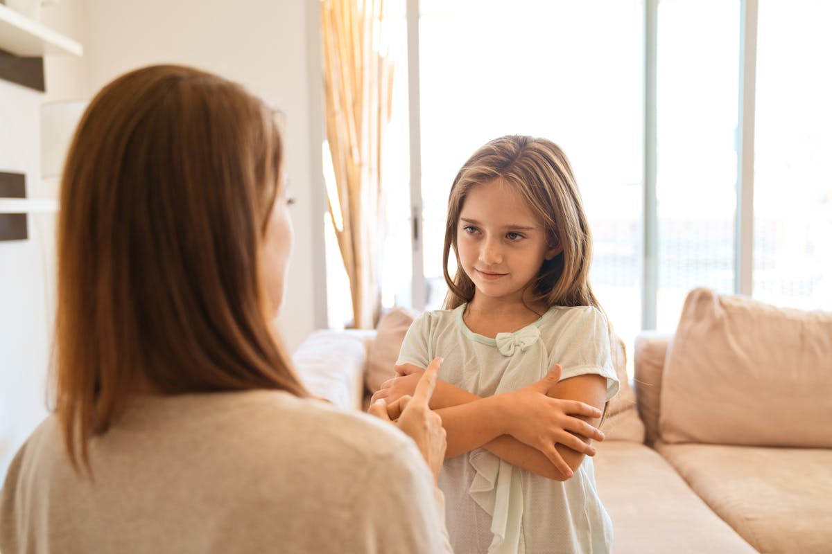 Voici pourquoi votre enfant rit ou sourit lorsque vous le grondez ...