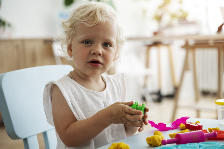 Prénoms mixtes anciens : voici 20 pépites non-genrées | Parents.fr