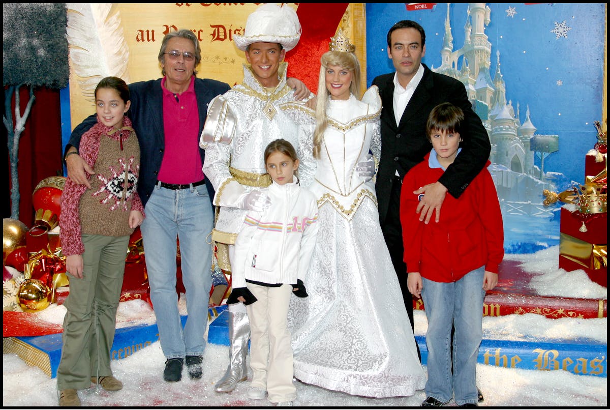 Mort d’Alain Delon : qui sont ses 3 petites-filles, Loup, Liv et Alyson ... Mort d’Alain Delon : qui sont ses 3 petites-filles, Loup, Liv et Alyson ...
