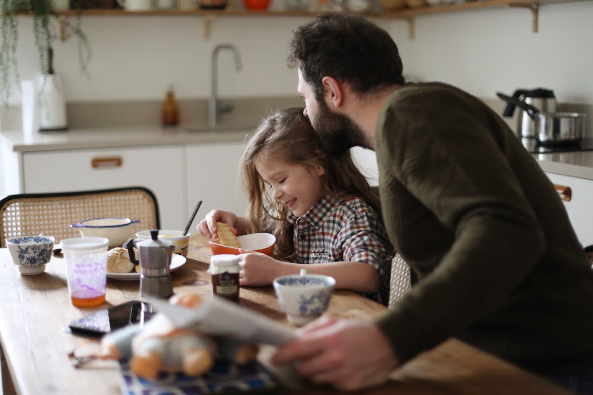 Voici 3 façons dont les parents peuvent nuire à l'estime de soi de leur ...