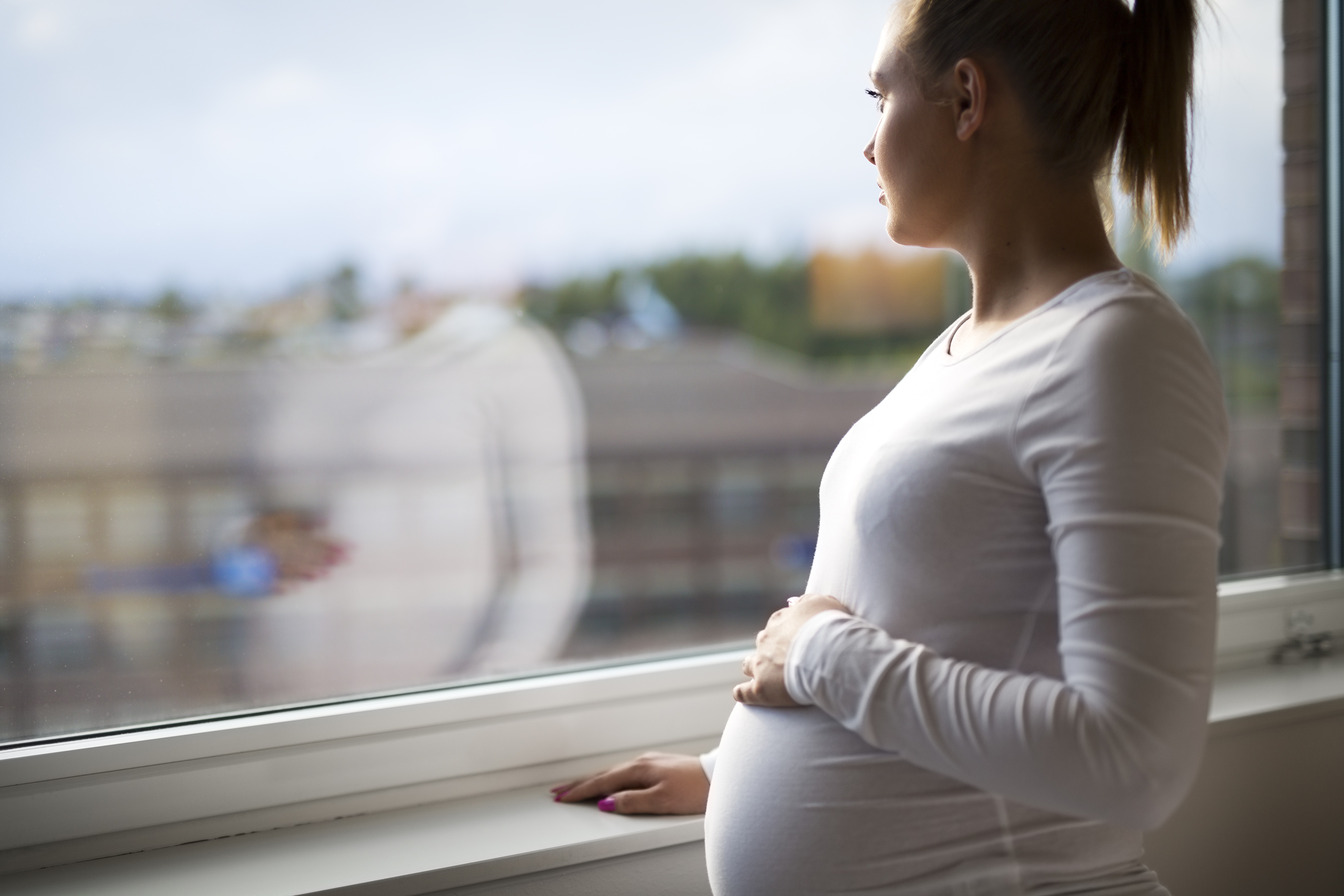 Une gérante de restaurant enceinte humiliée par ses clients car elle ...