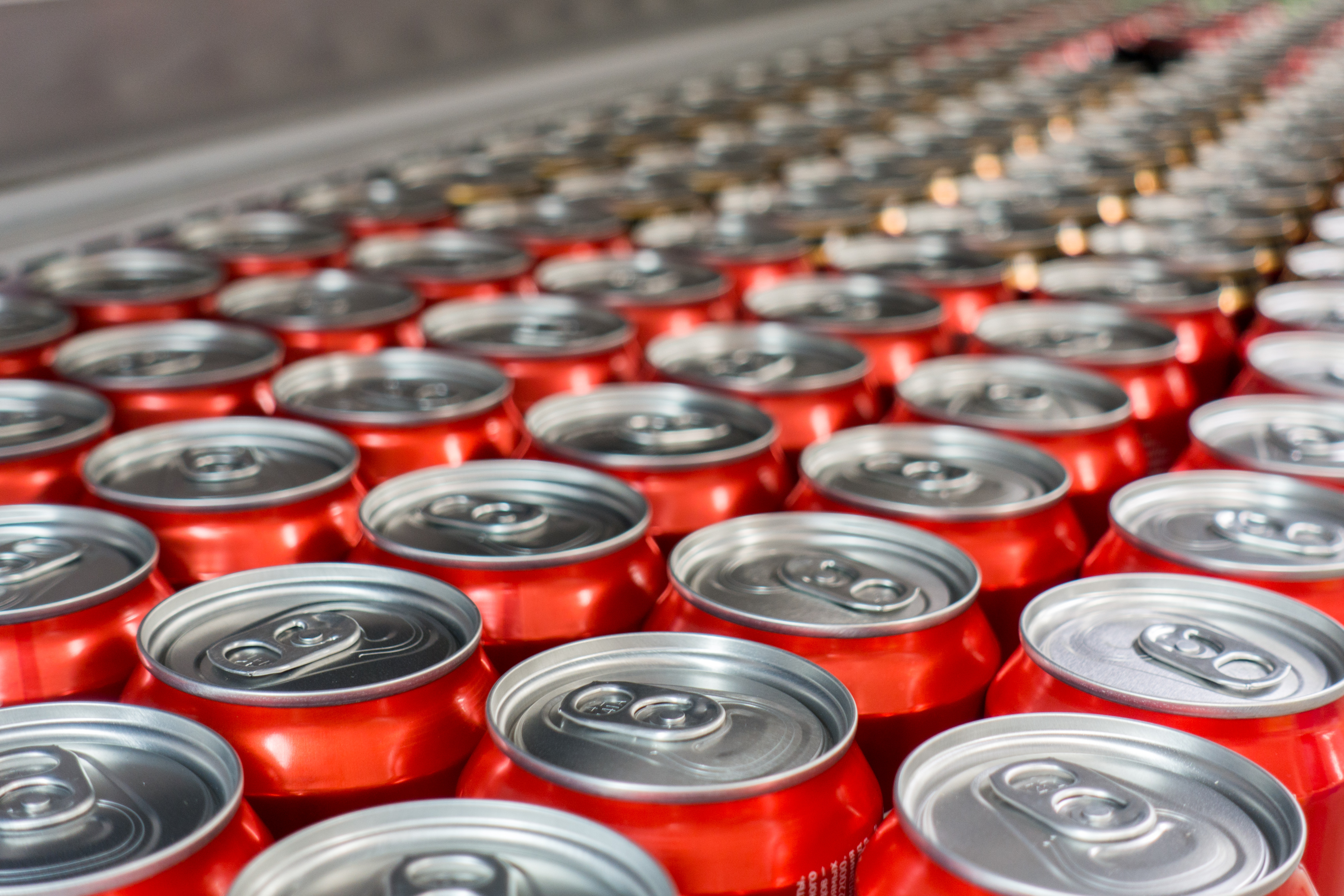 Coca-Cola : rappel massif de bouteilles et de canettes lancé en Europe ...