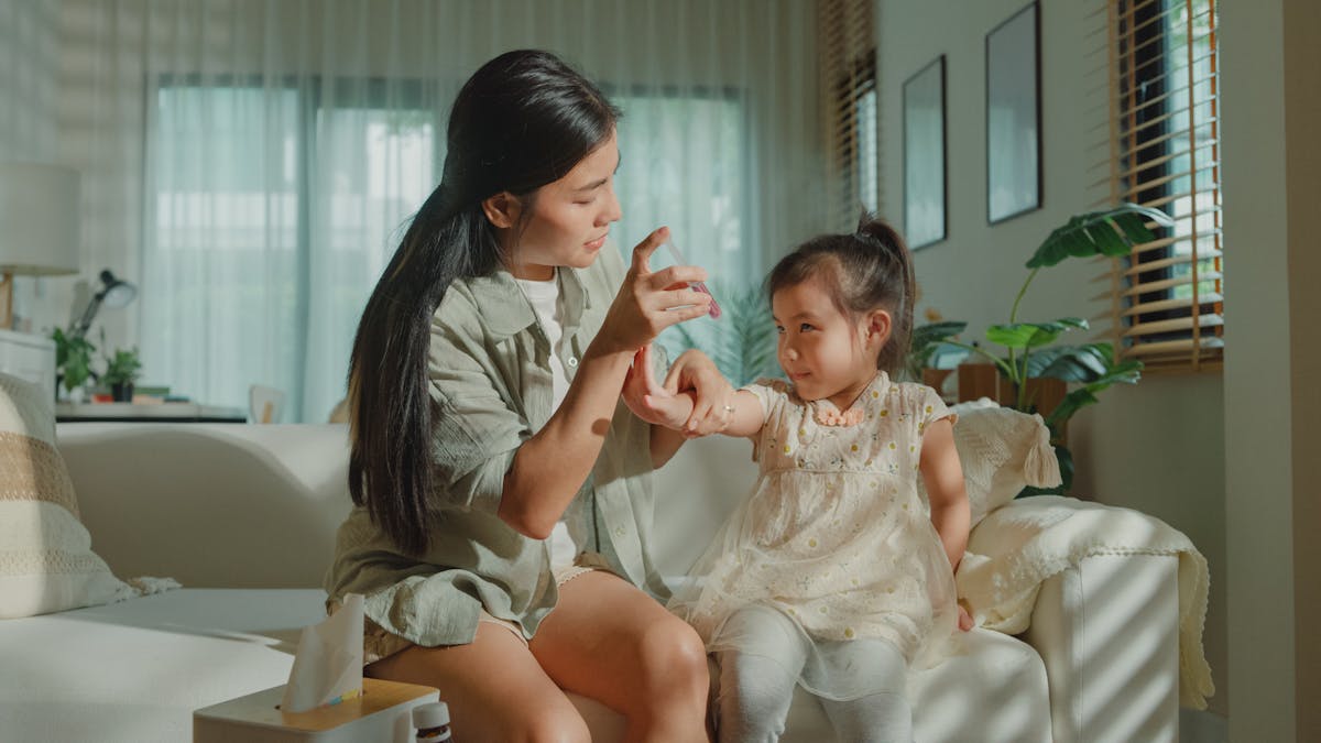 Voici comment réagir en cas de comportement agressif de votre enfant selon une psy | Parents.fr