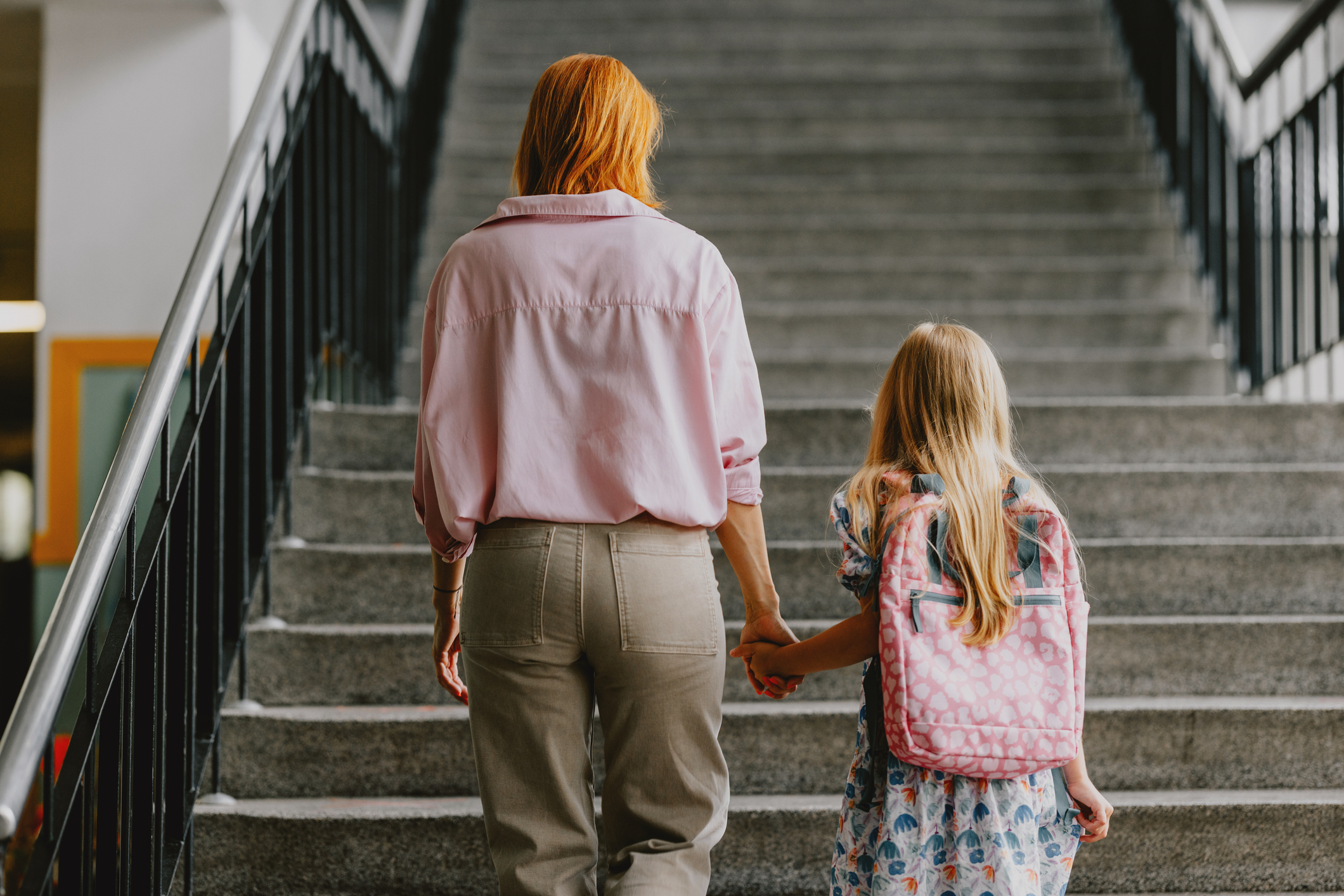 Voici la meilleure façon de répondre aux pourquoi de votre enfant selon ...