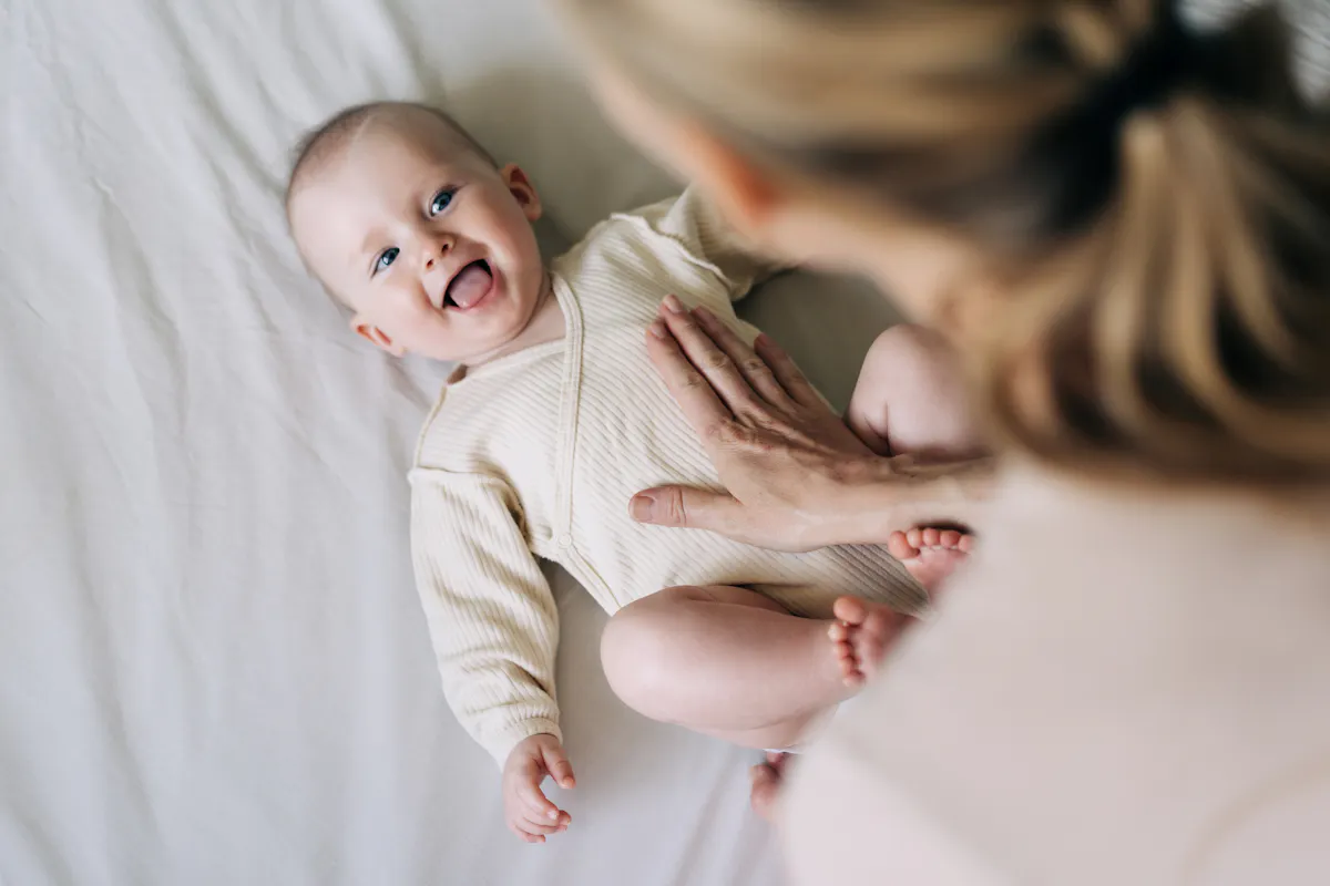 Body bébé : jusqu’à quel âge l’utiliser et pourquoi ce sous-vêtement ...