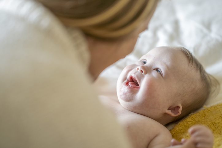 Qu’est-ce que l’hypotonie axiale chez bébé ? | Parents.fr