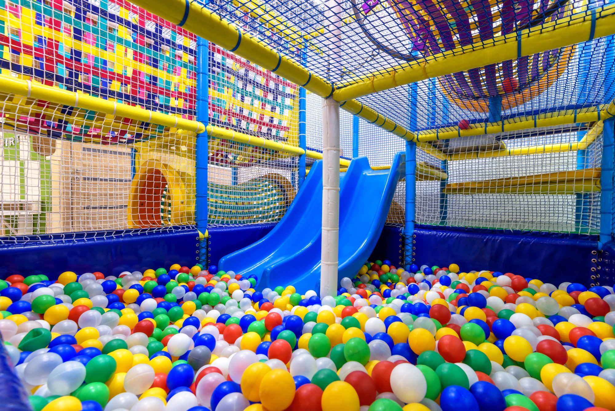 « Je voyais juste ses yeux » : après la chute de leur enfant dans une ...