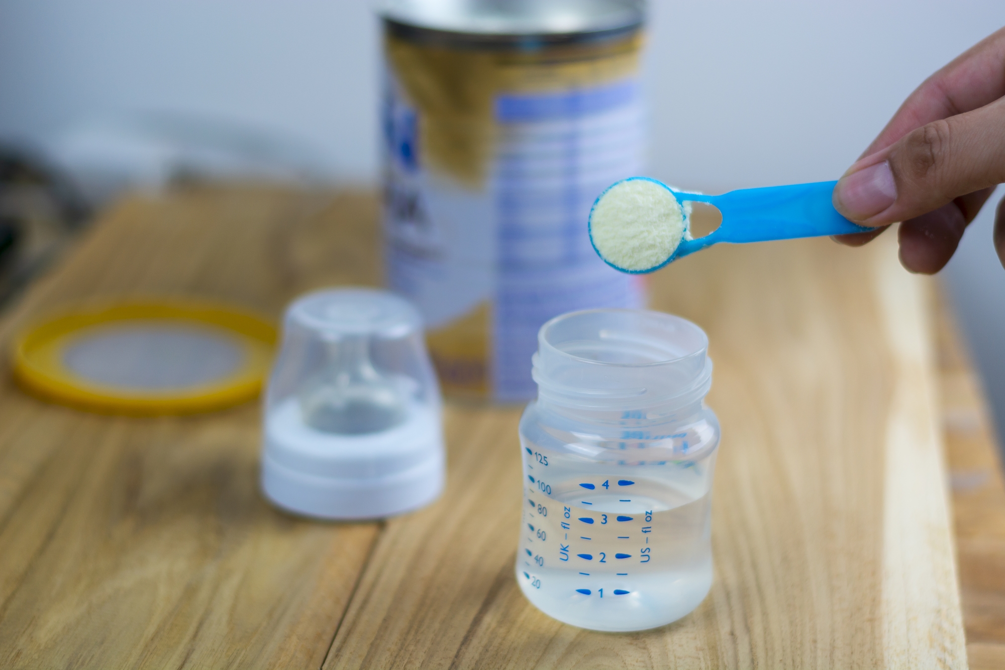 Diarrhées, vomissements : un lot de lait infantile rappelé après ...